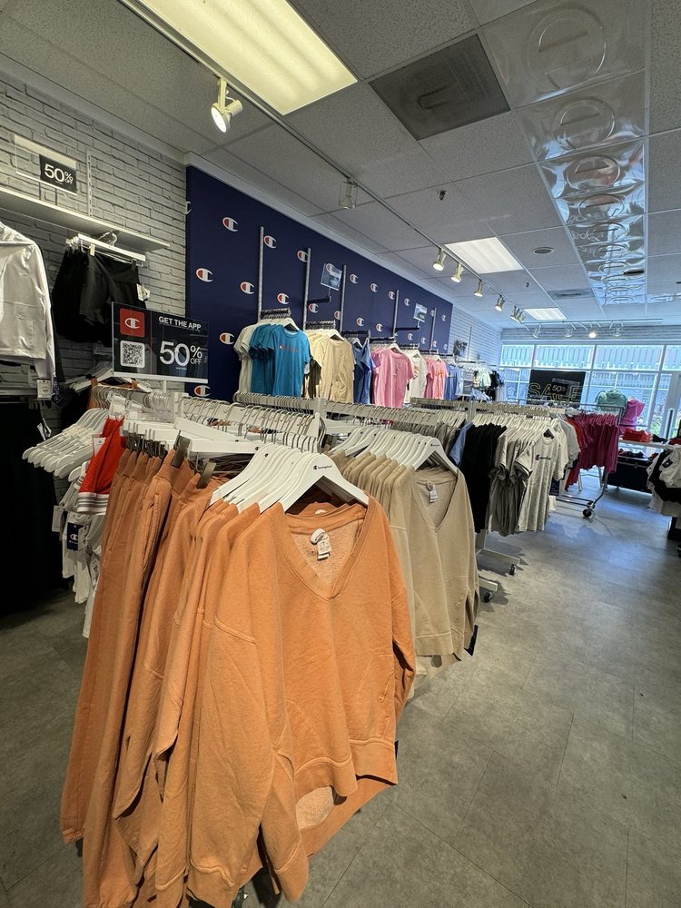 CHAMPION OUTLET - Updated December 2025 - 875 S Grand Central Pkwy, Las ...