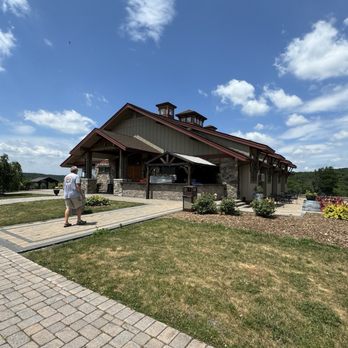 MOUNTAIN VIEW VINEYARD, WINERY, BREWERY & DISTILLERY - Updated April ...