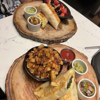 WARREN - NAPLES - Updated June 2025 - 134 Photos & 92 Reviews - 111 ...