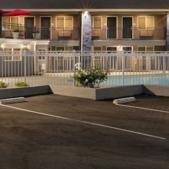 TORCH LITE INN - Updated July 2024 - 120 Photos & 227 Reviews - 500 ...