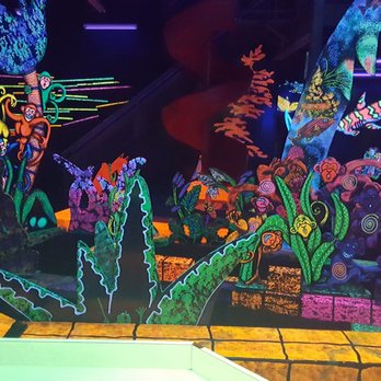 PUTTING EDGE - Updated January 2026 - 17 Photos - 105 Promenade du Centropolis, Laval, Quebec ...