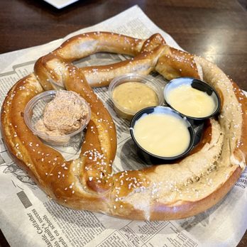 NEW RIVER TAPHOUSE - Updated March 2025 - 1021 Photos & 560 Reviews ...