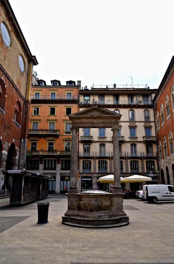 PIAZZA DEI MERCANTI - 24 Photos - Piazza dei Mercanti, Milano, Italy ...