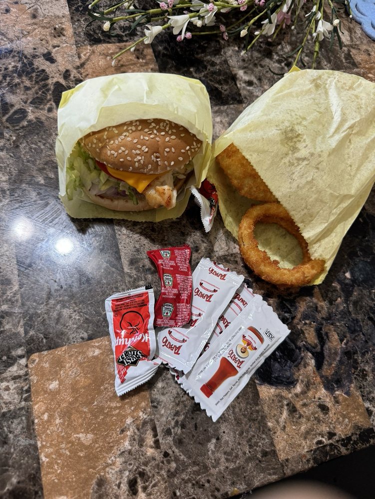 TRIANGLE BURGERS - Updated December 2025 - 37 Photos & 22 Reviews ...