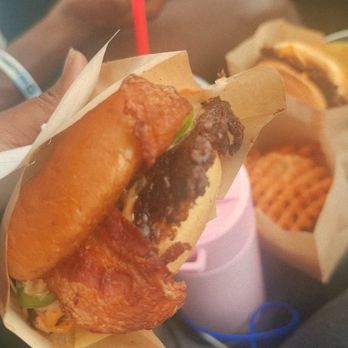 SMACK BURGERS - Updated November 2024 - 54 Photos & 49 Reviews - 2001 S ...