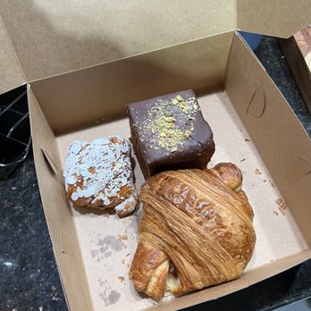 DAR RAFIKI’S - Updated November 2025 - 65 Photos & 37 Reviews - 389 ...