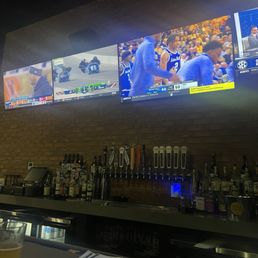 RIVERHEAD BREW HOUSE - Updated July 2025 - 44 Photos & 35 Reviews - 221 ...