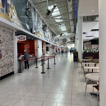 RIVERWALK OUTLETS - Updated July 2025 - 488 Photos & 211 Reviews - 500 ...