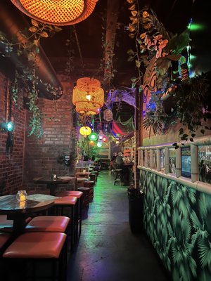 TARANTULA TIKI LOUNGE - 98 Photos & 82 Reviews - 117 S Main St, Fort ...