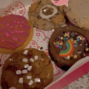 PINK DOOR COOKIES - 41 Photos & 26 Reviews - 321 Hart St, Nashville, TN ...