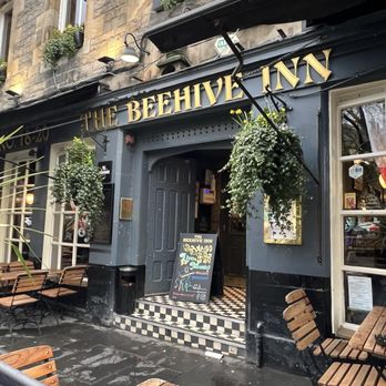 THE BEEHIVE INN - Updated December 2025 - 88 Photos & 85 Reviews - 18 ...