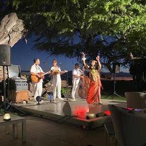 HOUSE WITHOUT A KEY - 2034 Photos & 1110 Reviews - 2199 Kalia Rd ...