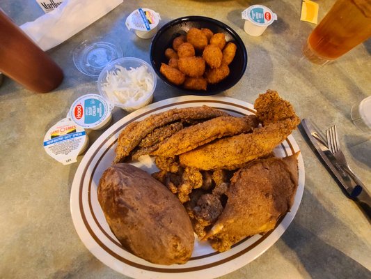 THE CAPTAIN’S CAP - Updated October 2025 - 41 Photos & 50 Reviews - 670 ...