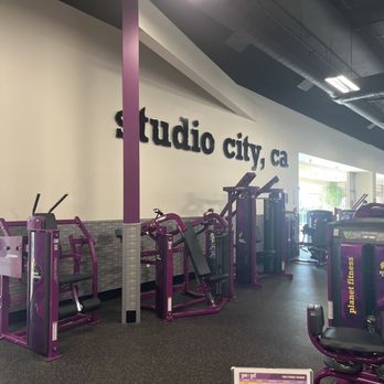 PLANET FITNESS - Updated December 2025 - 60 Photos & 47 Reviews - 12050 ...