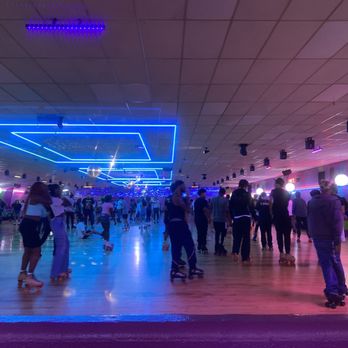 THE ROLLERCADE - Updated August 2025 - 115 Photos & 151 Reviews - 223 ...