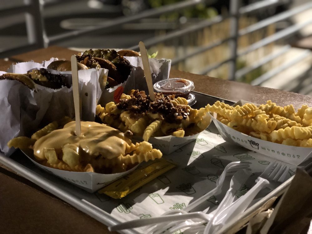 SHAKE SHACK WAYNE - 104 Photos & 80 Reviews - 96 Willowbrook Blvd ...