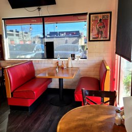 FRANK’S FAMOUS CHICKEN & WAFFLES - Updated December 2025 - 575 Photos ...