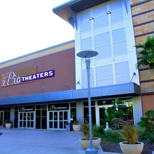 MOVIEHOUSE & EATERY BY CINÉPOLIS - Updated January 2025 - 476 Photos ...