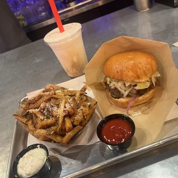 CLARK BURGER - Updated January 2026 - 297 Photos & 330 Reviews - 5906 ...