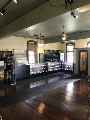 UNIQUE ECIGS - Updated April 2026 - 8355 Brewerton Rd, Cicero, New York ...