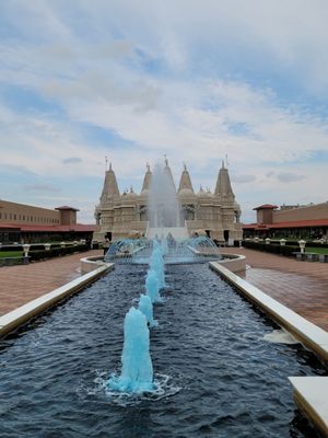 BAPS SHRI SWAMINARAYAN MANDIR, CHICAGO - Updated October 2025 - 261 ...