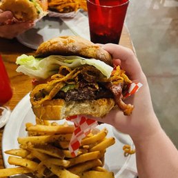 BURGER ME! - Updated July 2025 - 440 Photos & 691 Reviews - 6280 ...