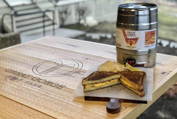 HEF’S HUT BAR AND GRILL - Updated December 2025 - 49 Photos - 414 ...