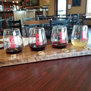 CELLAR 426 - 95 Photos & 37 Reviews - 1402 Dennis Dean Rd, Ashland ...