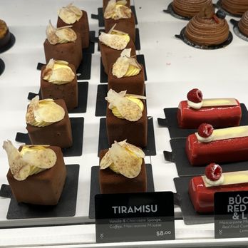 MOULIN - Updated May 2024 - 3207 Photos & 1498 Reviews - 1000 Bristol ...