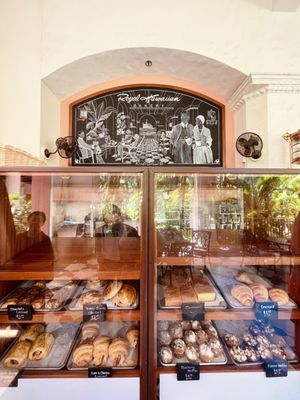 ROYAL HAWAIIAN BAKERY - Updated June 2025 - 358 Photos & 52 Reviews ...