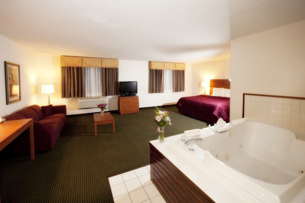 QUALITY INN DENVER WESTMINSTER - Updated October 2025 - 32 Photos & 40 ...