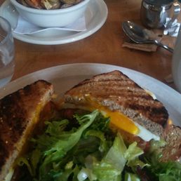 COMMONWEALTH CAFE - Updated December 2025 - 820 Photos & 660 Reviews ...