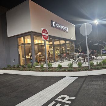 CHIPOTLE MEXICAN GRILL - Updated October 2024 - 14 Photos & 22 Reviews ...