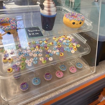 DESERT DONUTS - Updated September 2024 - 414 Photos & 471 Reviews ...