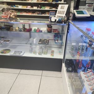 BRICKELL SMOKE SHOP - Updated September 2025 - 77 Photos & 123 Reviews ...