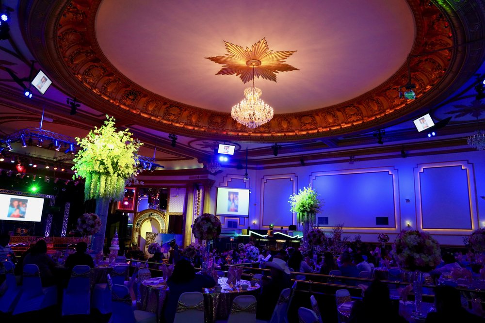 Apollos 2000, Chicago | Roadtrippers