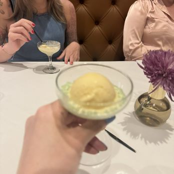 SORA - Updated December 2025 - 36 Photos - 2907 Selwyn Ave, Charlotte ...