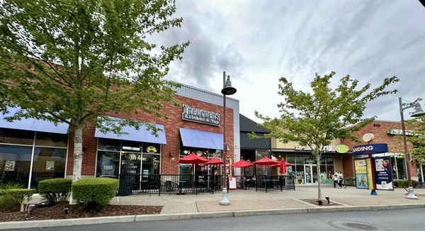 THE LANDING - Updated December 2025 - 98 Photos & 93 Reviews - 828 N ...