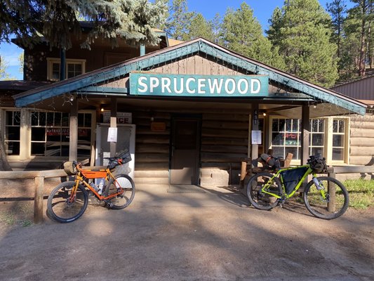 SPRUCEWOOD INN RESTAURANT & LOUNGE - Updated July 2024 - 16 Photos & 17 ...