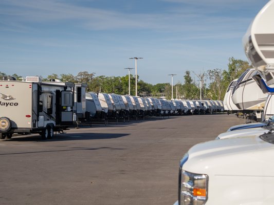 RV Dealers: BLUE COMPASS RV TAMPA - Updated October 2024 - 43 Photos ...