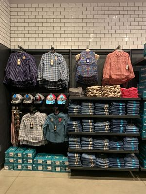 ARIAT OUTLET - Updated October 2025 - 5701 Outlets At Tejon Pkwy, Arvin ...