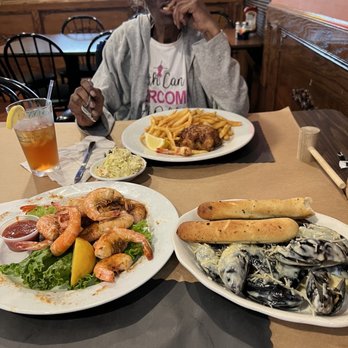 COSTAS INN - Updated August 2024 - 485 Photos & 387 Reviews - 4100 N ...