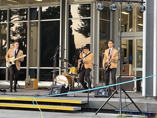 FULLERTON PUBLIC LIBRARY - Updated November 2025 - 75 Photos & 112 ...