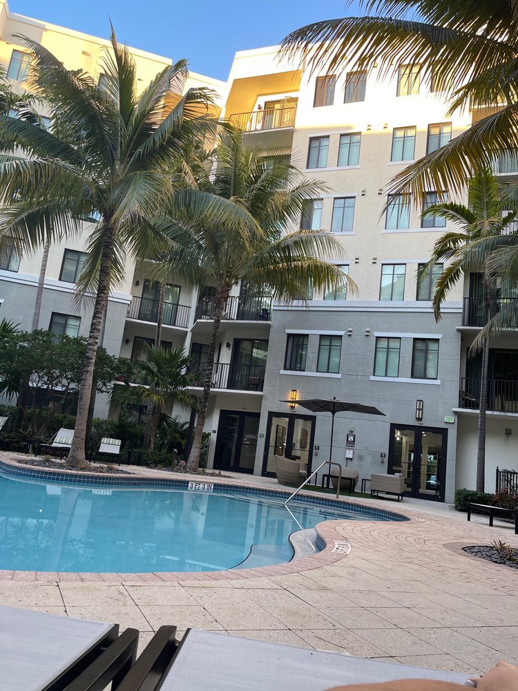 BELL LIGHTHOUSE POINT APARTMENTS - Updated December 2025 - 36 Photos ...