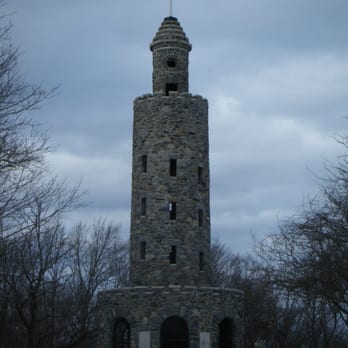 MIANTONOMI MEMORIAL PARK - Updated February 2025 - 39 Photos - Hillside ...