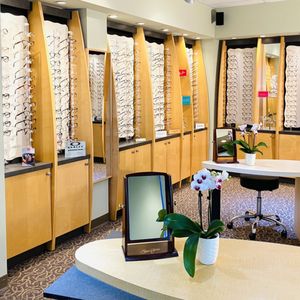 LIVING WELL EYE CARE AT THE COMMONS - Updated May 2024 - 15255 NE 40th ...