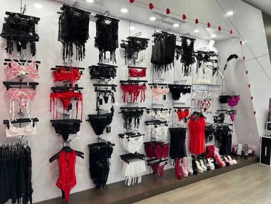 CUPID’S CLOSET - Updated March 2025 - 134 Photos & 74 Reviews - 12201 ...