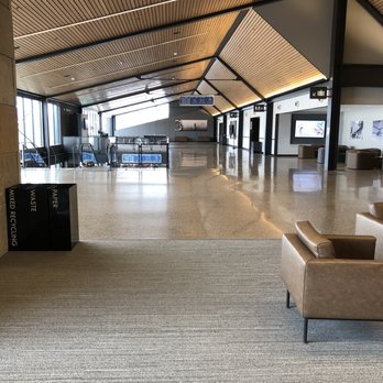 EAGLE COUNTY REGIONAL AIRPORT - EGE - Updated May 2024 - 105 Photos ...