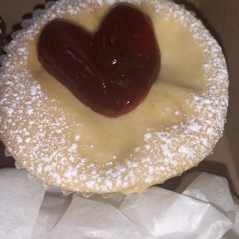 THE FLYING CUPCAKE - Updated February 2025 - 92 Photos & 73 Reviews ...