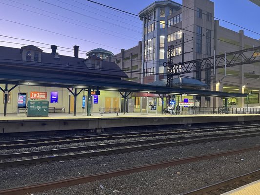 NEW ROCHELLE METRO-NORTH RAILROAD STATION - Updated August 2024 - 34 ...